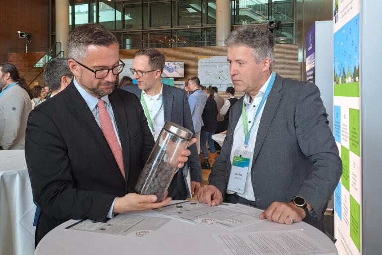 AMBARTEC – Energie und Wasserstoff speichern. Kompakt, effizient ...